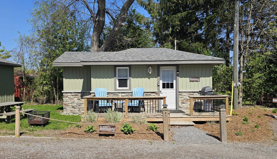 The Bloomfield Lodge | West Lake Cottages
